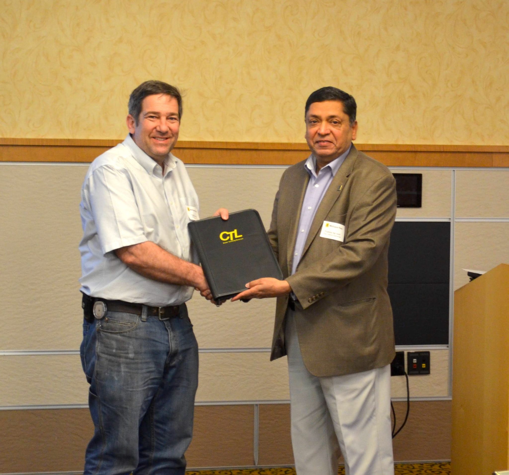 Tim Eisele Accepts Showcase Award | Chemical Engineering News