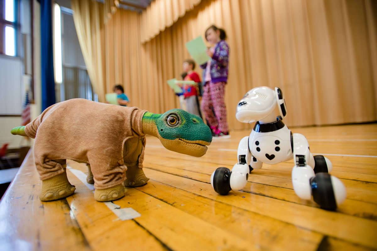 Robot Theatre Play | Psychology and Human Factors News